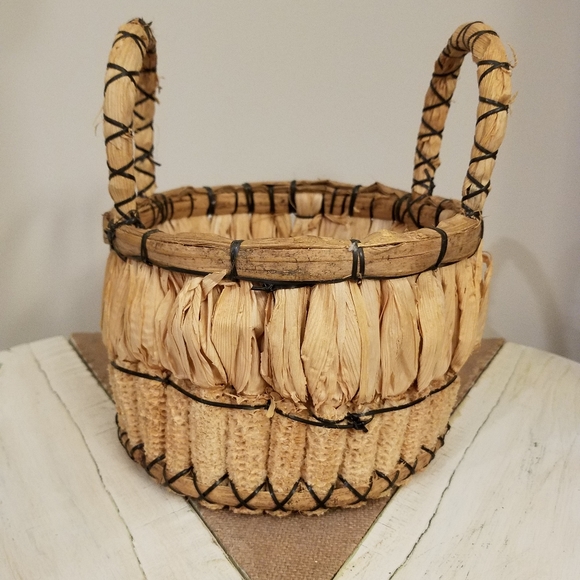 Vintage | Accents | Hand Woven Vintage Primitive Corn Cobb Basket ...